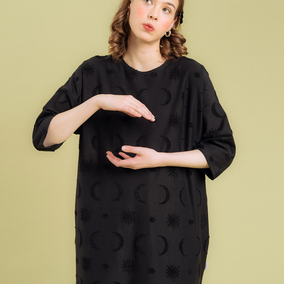 Bianca Oversize T-Shirt, Divine Black – Aarrelabel
