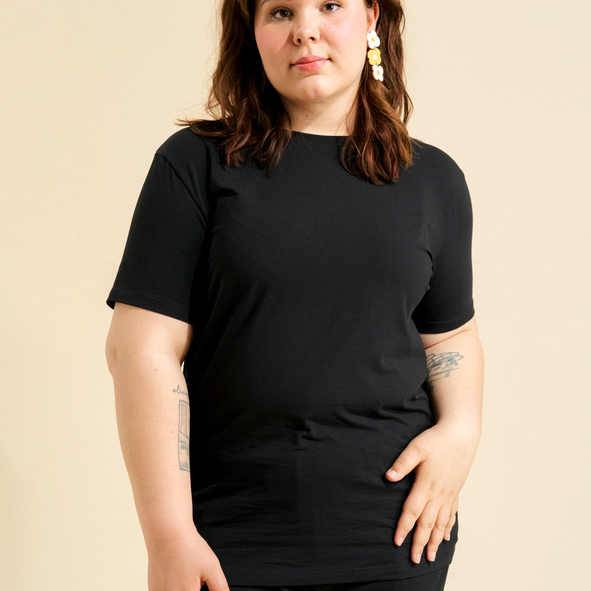Rory Unisex T-Paita, Musta – Aarrelabel